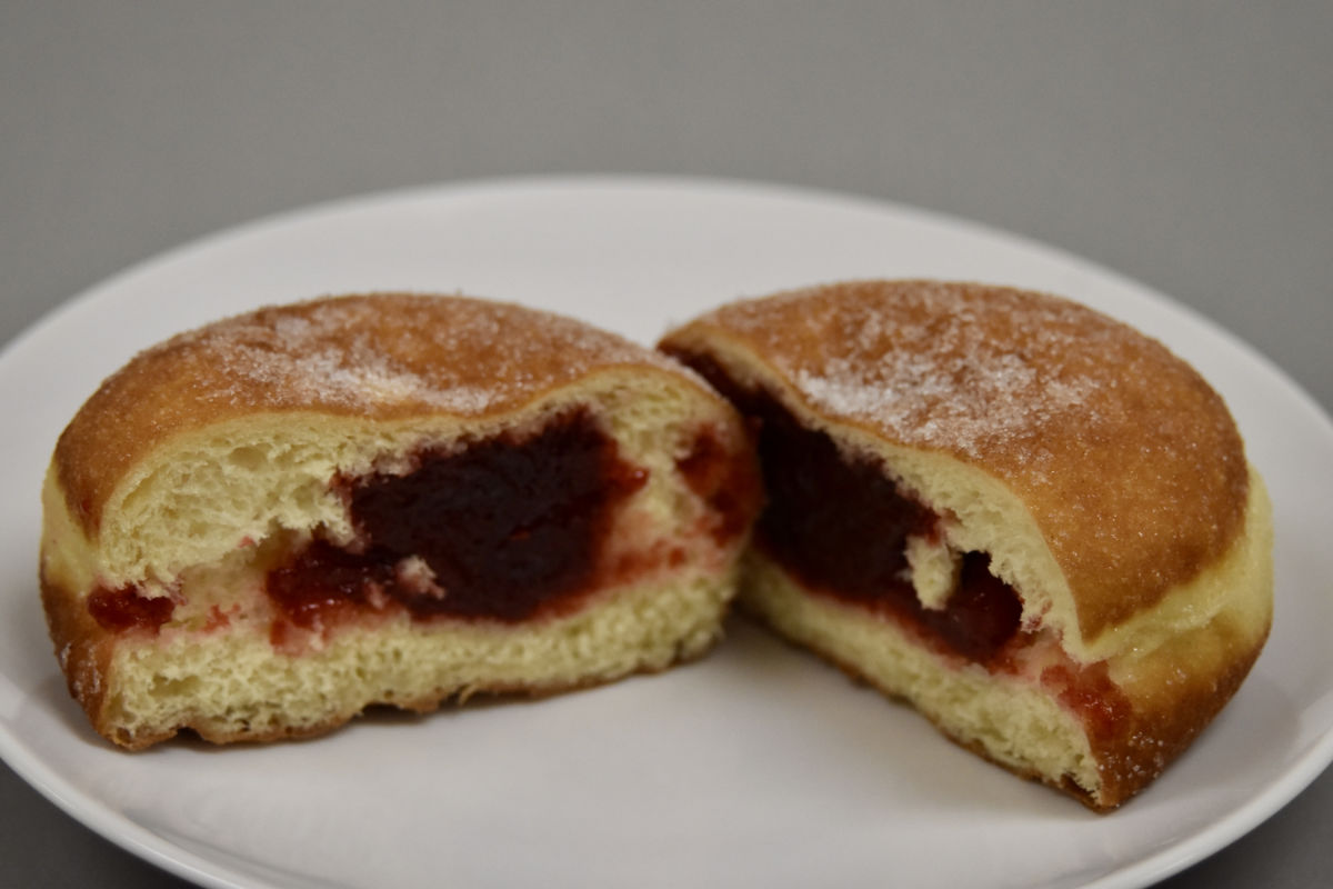 Raspberry Paczki – Reuters Bakery
